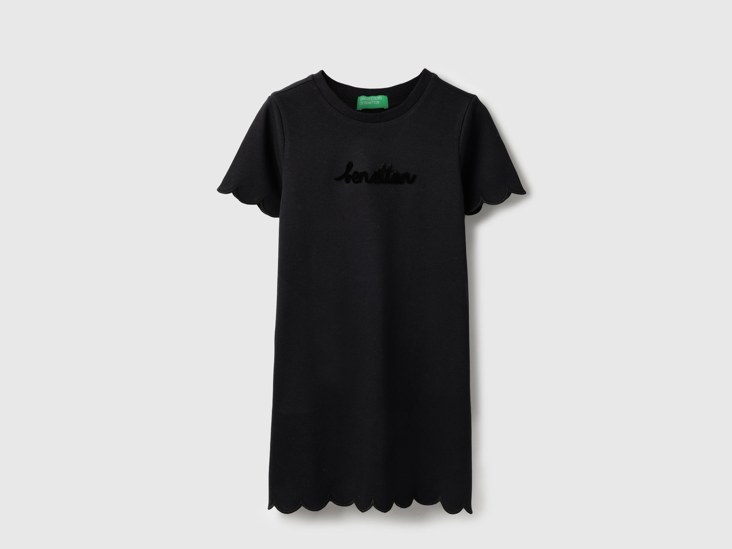 Regular Fit Round Neck Solid Embroidered Plutch Scalloped Edge T-Shirt ...