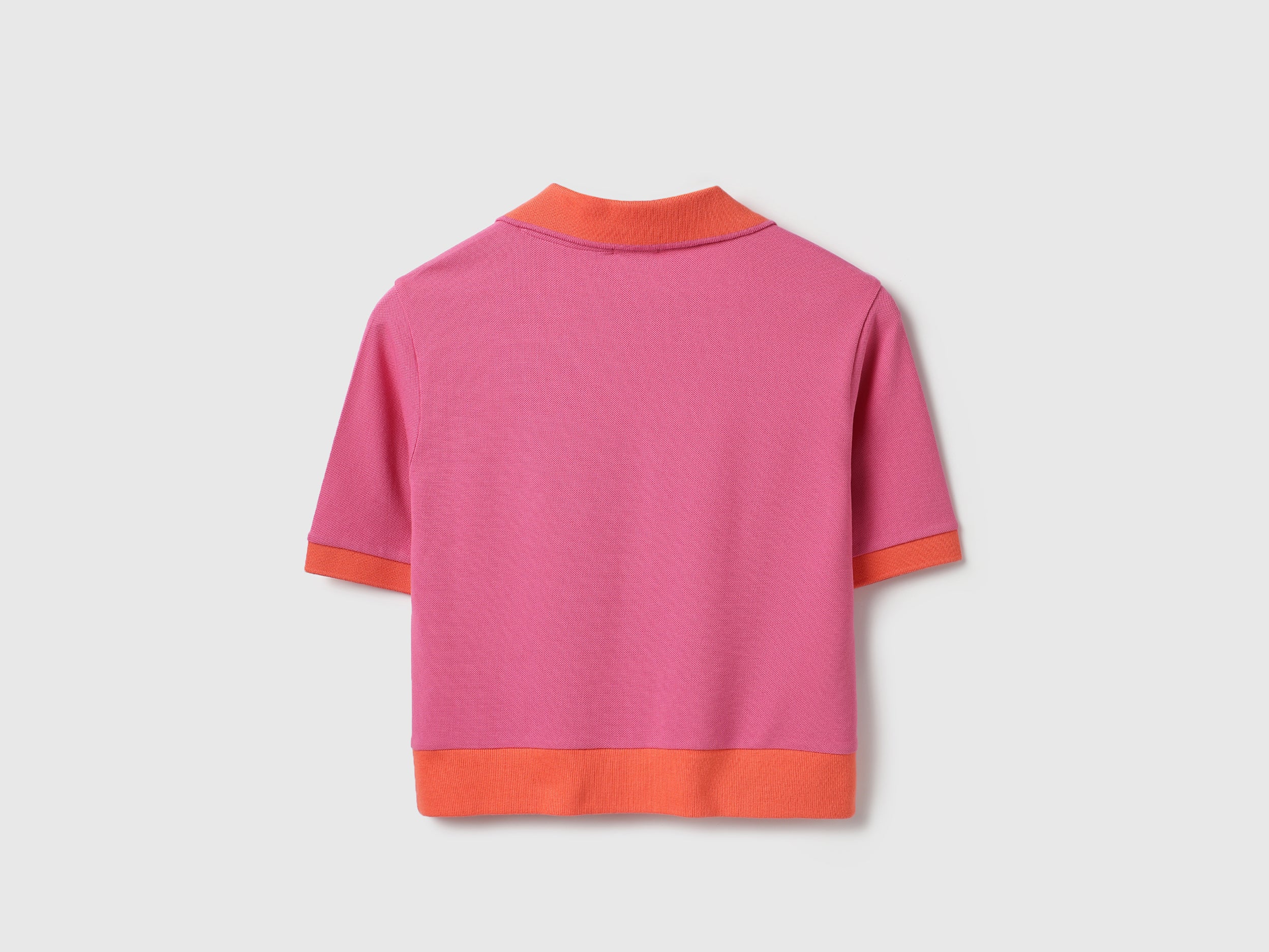 Polo Neck Solid Plutch Logo T-Shirt – United Colors of Benetton Store