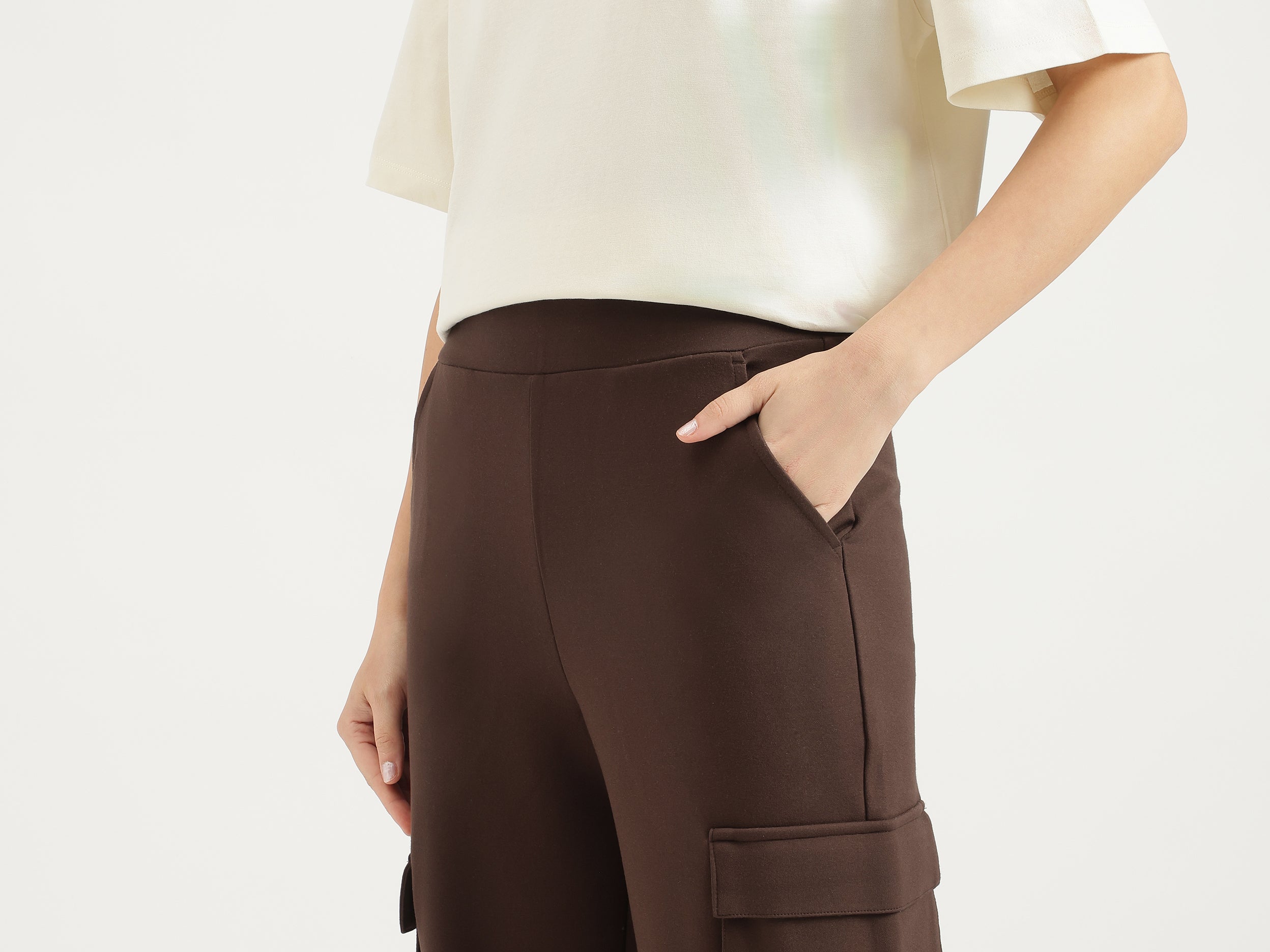 Women Solid Ponte Cargo Pants – United Colors of Benetton Store